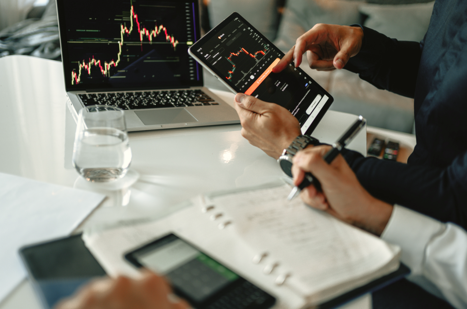 Data Rooms in the Investment Banking: Benefits and Usage Examples